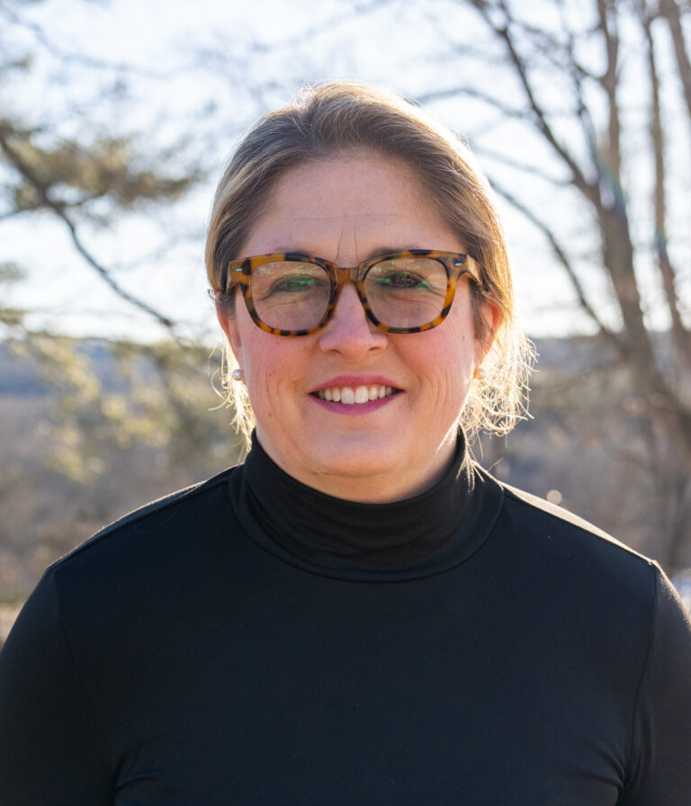 Lara Hanson Barrett - South Kent School